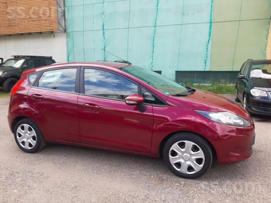 Sarkans Ford Fiesta 2009 Daugavpils, ar dzinēja tilpumu 1.20 L un nobraukumu 0 tūkst. km par 2700 €, foto 5 vietnē AUTOMOTO.COM.LV