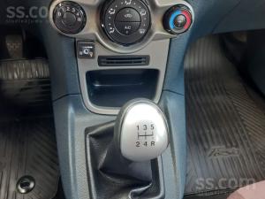 Sarkans Ford Fiesta 2009 Daugavpils, ar dzinēja tilpumu 1.20 L un nobraukumu 0 tūkst. km par 2700 €, foto 16 vietnē AUTOMOTO.COM.LV