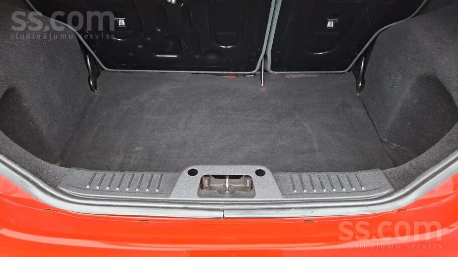 Red Ford Fiesta 2009 in Ogre, with an engine capacity of 1.30 L and mileage of 180 thousand km for 2399 €, photo 9 on AUTOMOTO.COM.LV