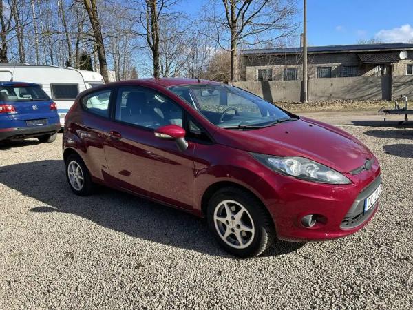 Sarkans Ford Fiesta 2009 Limbaži, ar dzinēja tilpumu 1.30 L un nobraukumu 205 tūkst. km par 2550 €, foto 3 vietnē AUTOMOTO.COM.LV