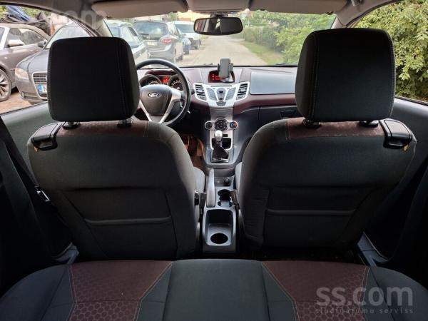 Sarkans Ford Fiesta 2009 Rīga, ar dzinēja tilpumu 1.20 L un nobraukumu 236 tūkst. km par 1200 €, foto 7 vietnē AUTOMOTO.COM.LV