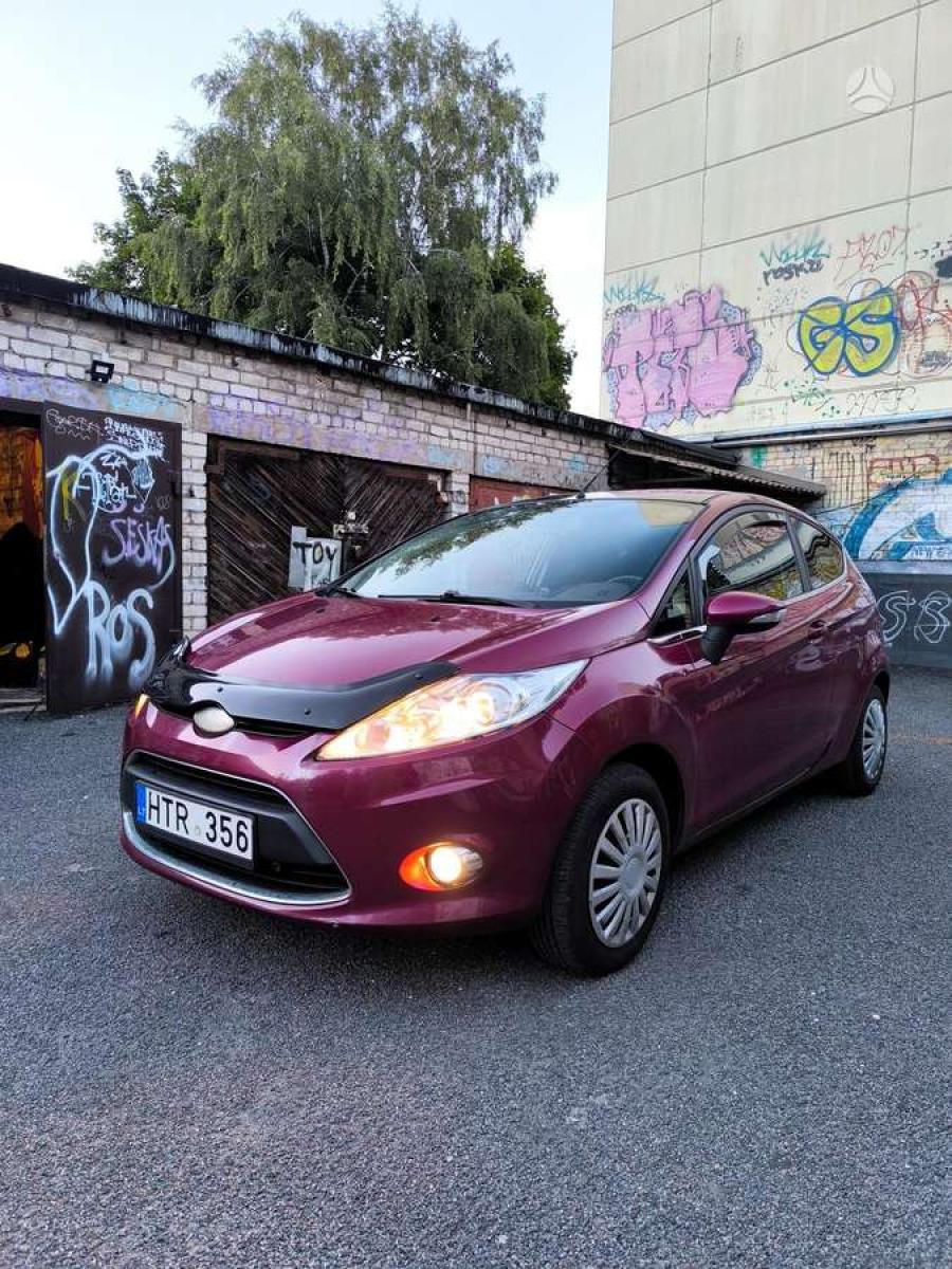 Sarkans Ford Fiesta 2009 Viļņa, ar dzinēja tilpumu 1.40 L un nobraukumu 313 tūkst. km par 1700 €, foto 1 vietnē AUTOMOTO.COM.LV