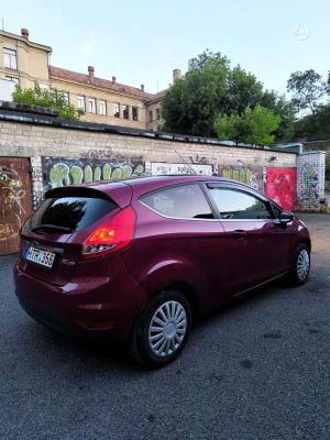 Sarkans Ford Fiesta 2009 Viļņa, ar dzinēja tilpumu 1.40 L un nobraukumu 313 tūkst. km par 1700 €, foto 4 vietnē AUTOMOTO.COM.LV