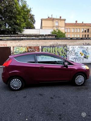 Sarkans Ford Fiesta 2009 Viļņa, ar dzinēja tilpumu 1.40 L un nobraukumu 313 tūkst. km par 1700 €, foto 8 vietnē AUTOMOTO.COM.LV
