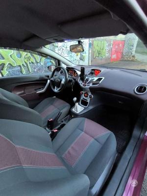 Sarkans Ford Fiesta 2009 Viļņa, ar dzinēja tilpumu 1.40 L un nobraukumu 313 tūkst. km par 1700 €, foto 11 vietnē AUTOMOTO.COM.LV