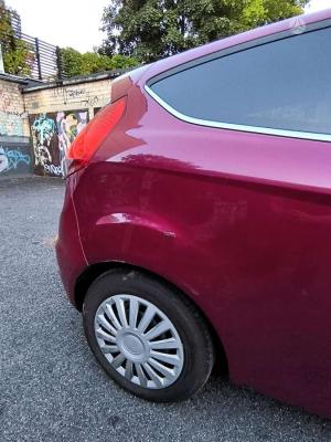 Sarkans Ford Fiesta 2009 Viļņa, ar dzinēja tilpumu 1.40 L un nobraukumu 313 tūkst. km par 1700 €, foto 13 vietnē AUTOMOTO.COM.LV