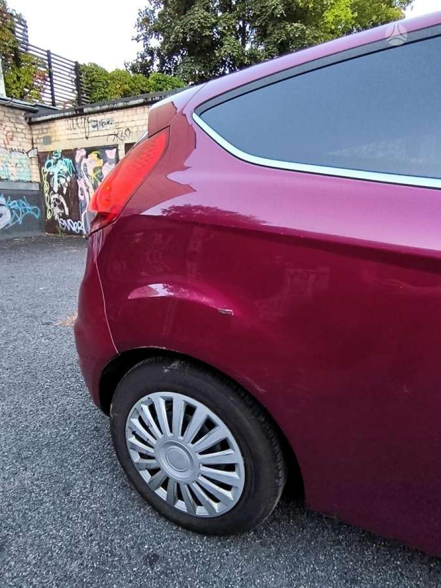 Sarkans Ford Fiesta 2009 Viļņa, ar dzinēja tilpumu 1.40 L un nobraukumu 313 tūkst. km par 1700 €, foto 13 vietnē AUTOMOTO.COM.LV