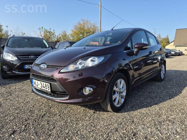 Sarkans Ford Fiesta 2009 Daugavpils, ar dzinēja tilpumu 1.40 L un nobraukumu 0 tūkst. km par 4300 €, foto 4 vietnē AUTOMOTO.COM.LV