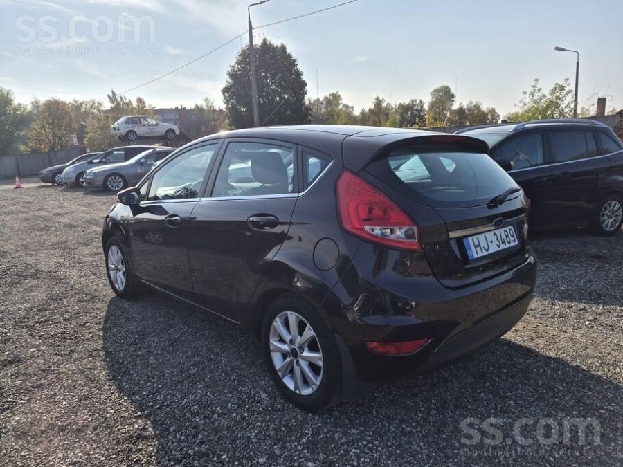 Red Ford Fiesta 2009 in Daugavpils, with an engine capacity of 1.40 L and mileage of 0 thousand km for 4300 €, photo 8 on AUTOMOTO.COM.LV