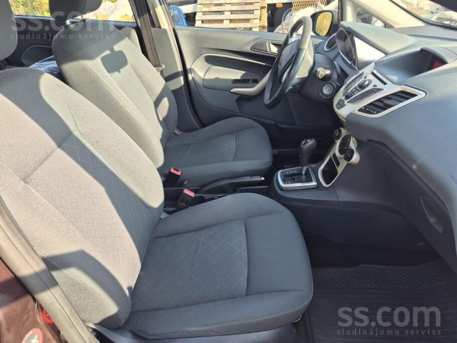 Red Ford Fiesta 2009 in Daugavpils, with an engine capacity of 1.40 L and mileage of 0 thousand km for 4300 €, photo 19 on AUTOMOTO.COM.LV