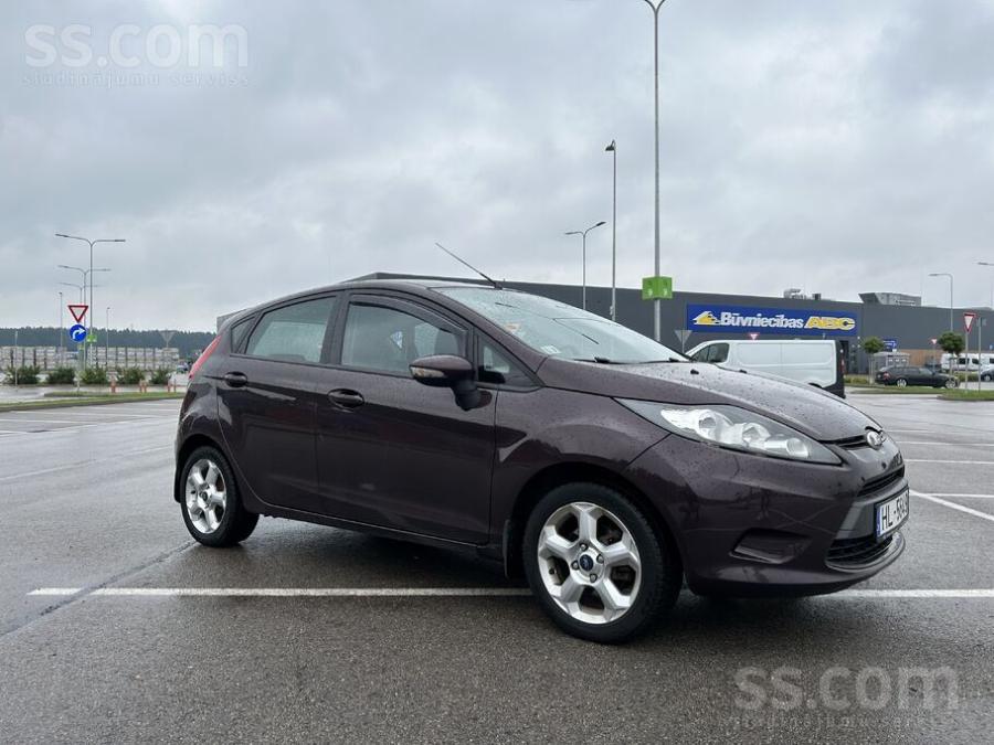 Sarkans Ford Fiesta 2010 Rīga, ar dzinēja tilpumu 1.20 L un nobraukumu 204 tūkst. km par 2600 €, foto 1 vietnē AUTOMOTO.COM.LV
