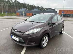 Sarkans Ford Fiesta 2010 Rīga, ar dzinēja tilpumu 1.20 L un nobraukumu 204 tūkst. km par 2600 €, foto 5 vietnē AUTOMOTO.COM.LV