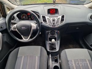 Sarkans Ford Fiesta 2010 Aizkraukle, ar dzinēja tilpumu 1.60 L un nobraukumu 276 tūkst. km par 2500 €, foto 6 vietnē AUTOMOTO.COM.LV