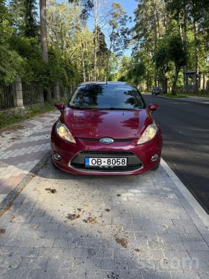 Sarkans Ford Fiesta 2011 Rīga, ar dzinēja tilpumu 1.60 L un nobraukumu 107 tūkst. km par 2650 €, foto 2 vietnē AUTOMOTO.COM.LV