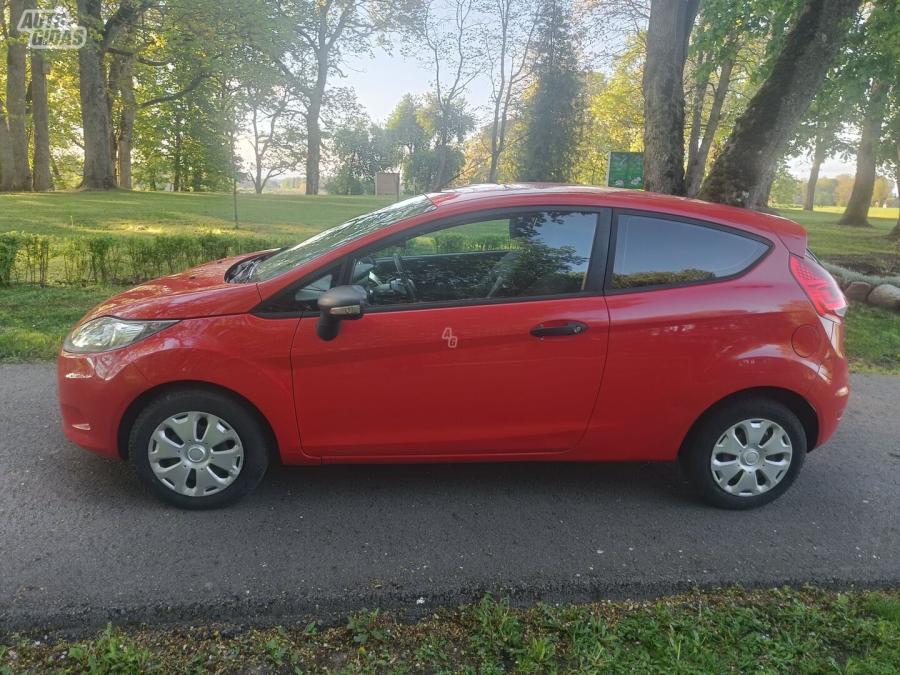 Sarkans Ford Fiesta 2011 Šilalė, ar dzinēja tilpumu 1.20 L un nobraukumu 171 tūkst. km par 1850 €, foto 3 vietnē AUTOMOTO.COM.LV