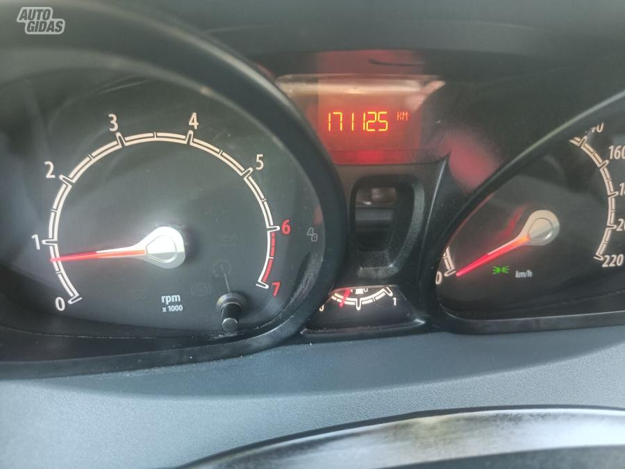 Sarkans Ford Fiesta 2011 Šilalė, ar dzinēja tilpumu 1.20 L un nobraukumu 171 tūkst. km par 1850 €, foto 12 vietnē AUTOMOTO.COM.LV