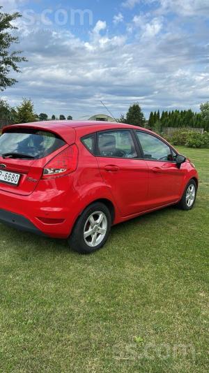 Red Ford Fiesta 2011 in Riga, with an engine capacity of 1.60 L and mileage of 172 thousand km for 2300 €, photo 6 on AUTOMOTO.COM.LV