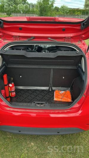 Red Ford Fiesta 2011 in Riga, with an engine capacity of 1.60 L and mileage of 172 thousand km for 2300 €, photo 7 on AUTOMOTO.COM.LV