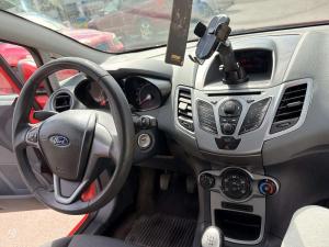 Sarkans Ford Fiesta 2011 Viļņa, ar dzinēja tilpumu 1.24 L un nobraukumu 142 tūkst. km par 2300 €, foto 8 vietnē AUTOMOTO.COM.LV
