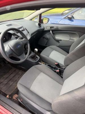Sarkans Ford Fiesta 2011 Viļņa, ar dzinēja tilpumu 1.20 L un nobraukumu 125 tūkst. km par 550 €, foto 9 vietnē AUTOMOTO.COM.LV