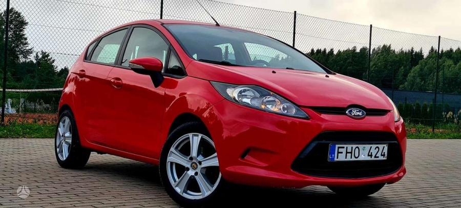 Sarkans Ford Fiesta 2011 Viļņa, ar dzinēja tilpumu 1.24 L un nobraukumu 138 tūkst. km par 1850 €, foto 3 vietnē AUTOMOTO.COM.LV
