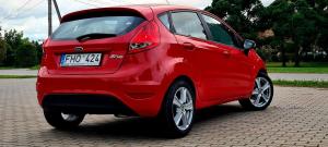 Sarkans Ford Fiesta 2011 Viļņa, ar dzinēja tilpumu 1.24 L un nobraukumu 138 tūkst. km par 1850 €, foto 4 vietnē AUTOMOTO.COM.LV