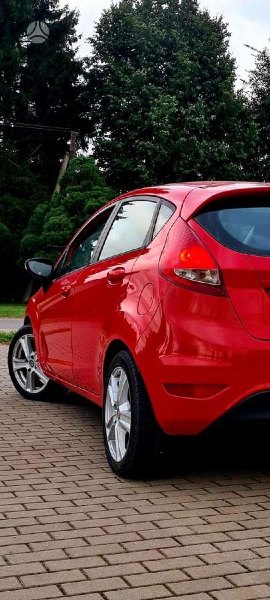 Sarkans Ford Fiesta 2011 Viļņa, ar dzinēja tilpumu 1.24 L un nobraukumu 138 tūkst. km par 1850 €, foto 12 vietnē AUTOMOTO.COM.LV