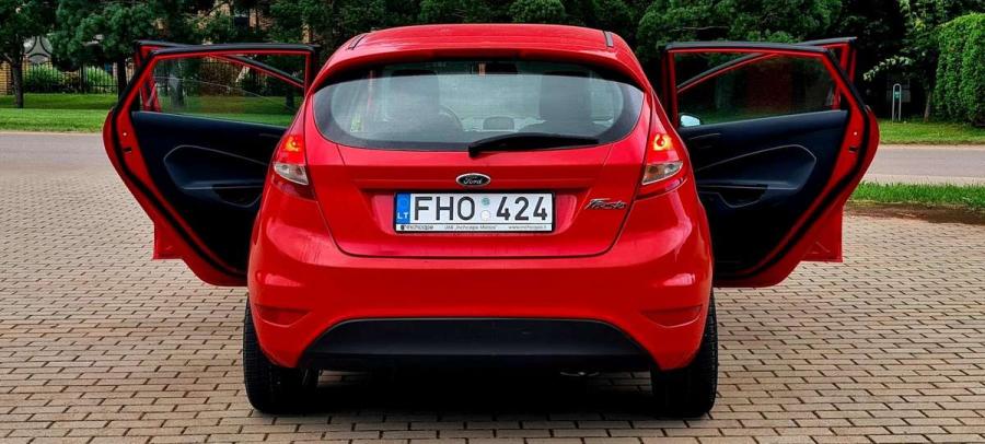 Sarkans Ford Fiesta 2011 Viļņa, ar dzinēja tilpumu 1.24 L un nobraukumu 138 tūkst. km par 1850 €, foto 14 vietnē AUTOMOTO.COM.LV