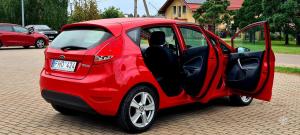 Sarkans Ford Fiesta 2011 Viļņa, ar dzinēja tilpumu 1.24 L un nobraukumu 138 tūkst. km par 1850 €, foto 15 vietnē AUTOMOTO.COM.LV