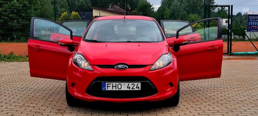 Sarkans Ford Fiesta 2011 Viļņa, ar dzinēja tilpumu 1.24 L un nobraukumu 138 tūkst. km par 1850 €, foto 18 vietnē AUTOMOTO.COM.LV