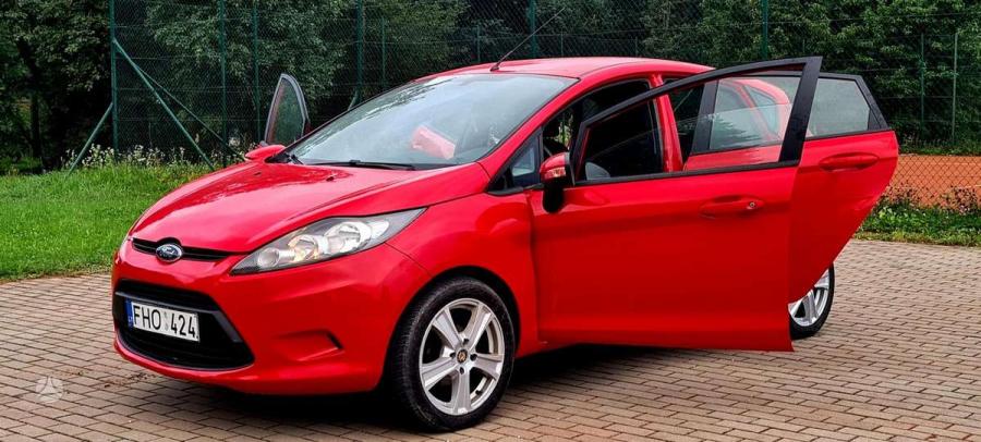 Sarkans Ford Fiesta 2011 Viļņa, ar dzinēja tilpumu 1.24 L un nobraukumu 138 tūkst. km par 1850 €, foto 20 vietnē AUTOMOTO.COM.LV