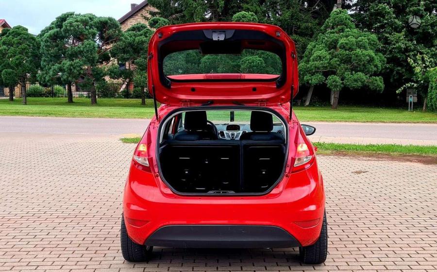 Sarkans Ford Fiesta 2011 Viļņa, ar dzinēja tilpumu 1.24 L un nobraukumu 138 tūkst. km par 1850 €, foto 21 vietnē AUTOMOTO.COM.LV