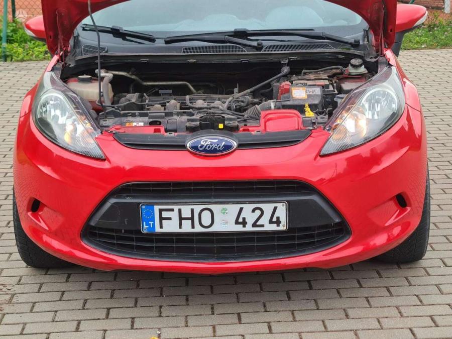 Sarkans Ford Fiesta 2011 Viļņa, ar dzinēja tilpumu 1.24 L un nobraukumu 138 tūkst. km par 1850 €, foto 23 vietnē AUTOMOTO.COM.LV