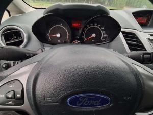 Sarkans Ford Fiesta 2011 Viļņa, ar dzinēja tilpumu 1.24 L un nobraukumu 138 tūkst. km par 1850 €, foto 26 vietnē AUTOMOTO.COM.LV