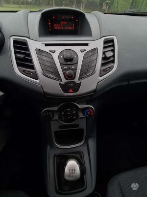 Sarkans Ford Fiesta 2011 Viļņa, ar dzinēja tilpumu 1.24 L un nobraukumu 138 tūkst. km par 1850 €, foto 27 vietnē AUTOMOTO.COM.LV