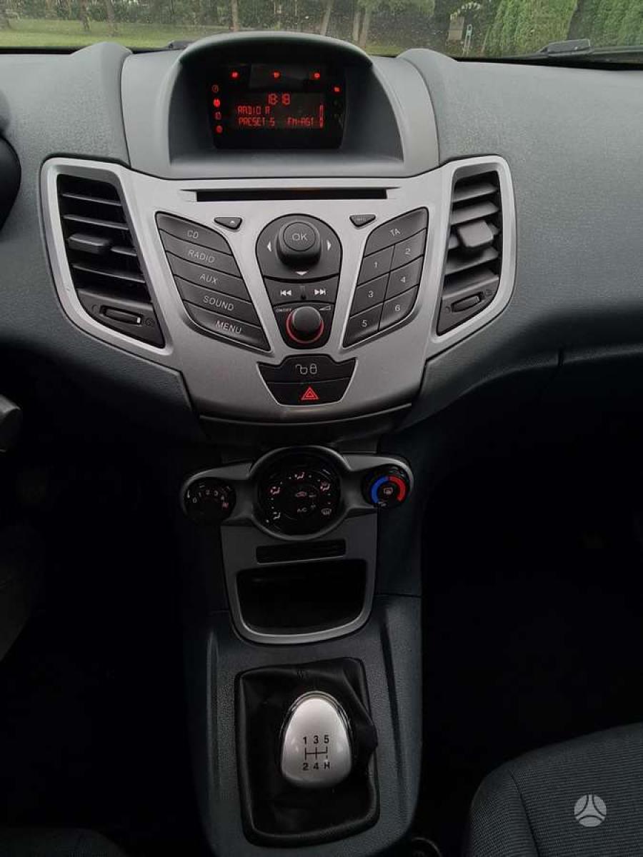 Sarkans Ford Fiesta 2011 Viļņa, ar dzinēja tilpumu 1.24 L un nobraukumu 138 tūkst. km par 1850 €, foto 27 vietnē AUTOMOTO.COM.LV