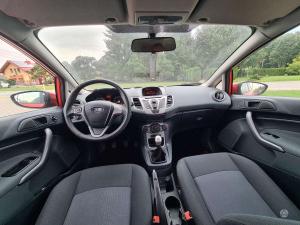 Sarkans Ford Fiesta 2011 Viļņa, ar dzinēja tilpumu 1.24 L un nobraukumu 138 tūkst. km par 1850 €, foto 28 vietnē AUTOMOTO.COM.LV