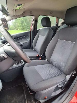 Sarkans Ford Fiesta 2011 Viļņa, ar dzinēja tilpumu 1.24 L un nobraukumu 138 tūkst. km par 1850 €, foto 29 vietnē AUTOMOTO.COM.LV