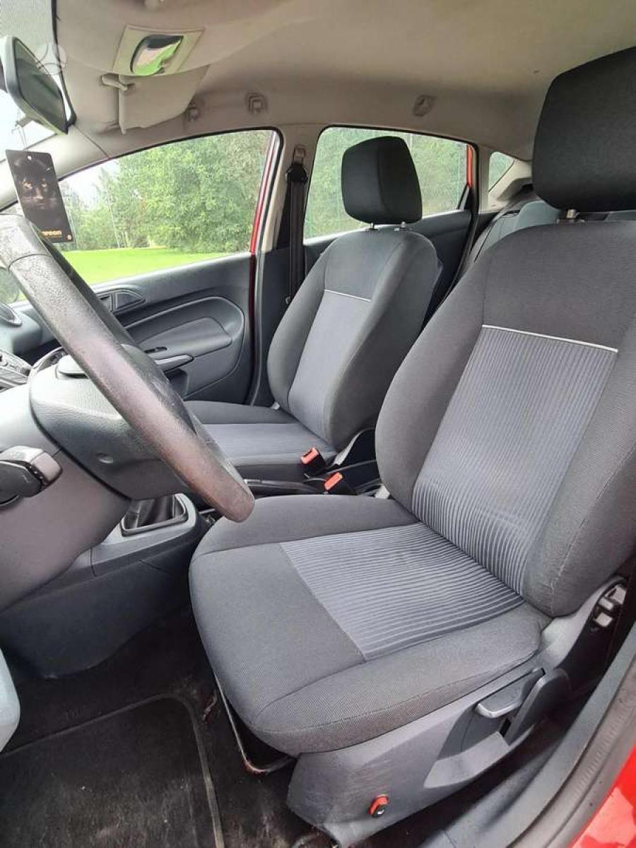 Sarkans Ford Fiesta 2011 Viļņa, ar dzinēja tilpumu 1.24 L un nobraukumu 138 tūkst. km par 1850 €, foto 29 vietnē AUTOMOTO.COM.LV