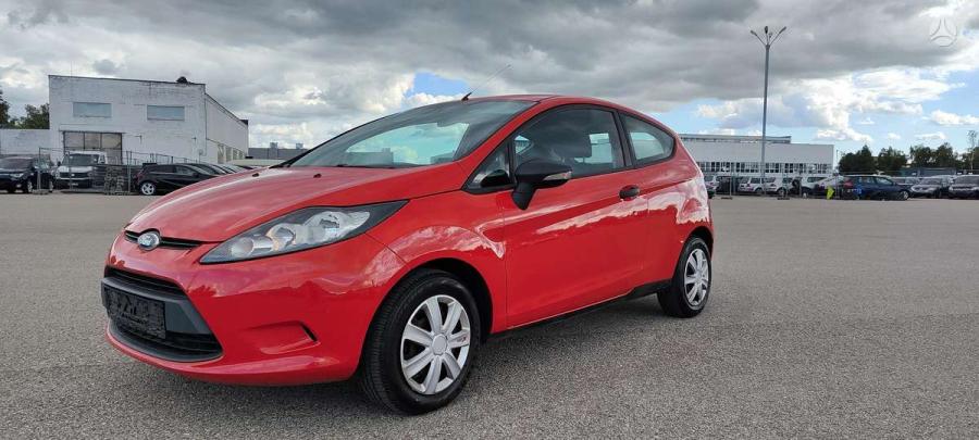 Sarkans Ford Fiesta 2011 Marijampole, ar dzinēja tilpumu 1.24 L un nobraukumu 126 tūkst. km par 2200 €, foto 4 vietnē AUTOMOTO.COM.LV