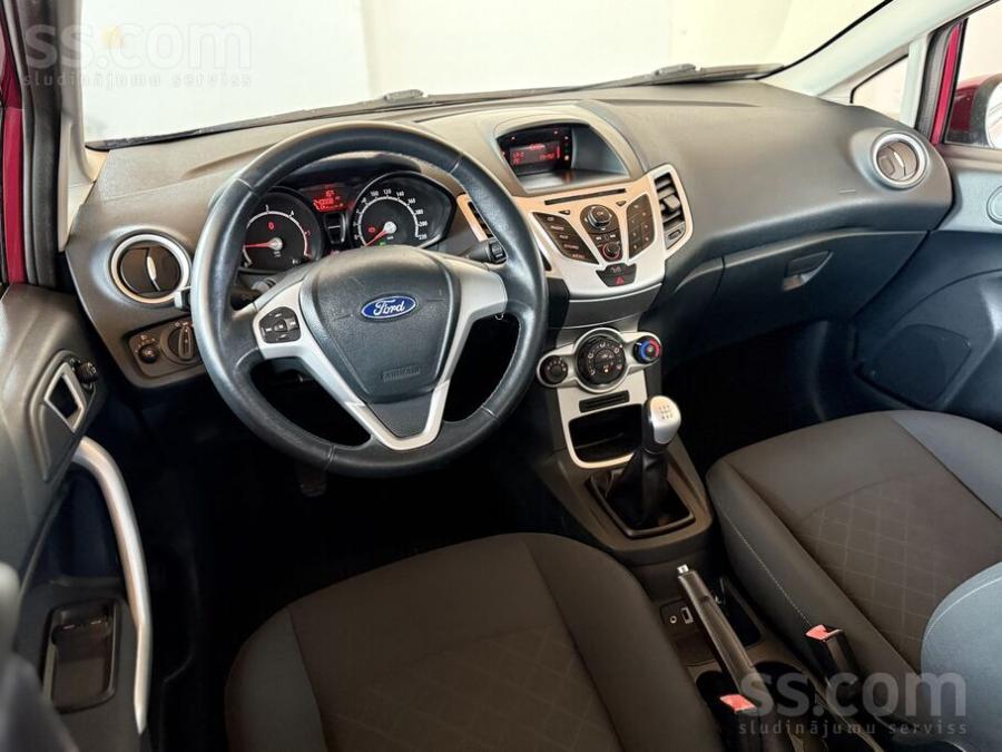 Sarkans Ford Fiesta 2012 Tukums, ar dzinēja tilpumu 1.40 L un nobraukumu 240 tūkst. km par 2500 €, foto 6 vietnē AUTOMOTO.COM.LV