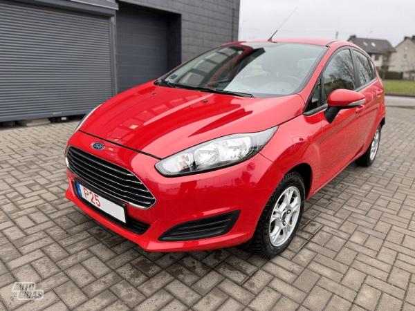 Sarkans Ford Fiesta 2013 Kauņa, ar dzinēja tilpumu 1.00 L un nobraukumu 130 tūkst. km par 3500 €, foto 2 vietnē AUTOMOTO.COM.LV