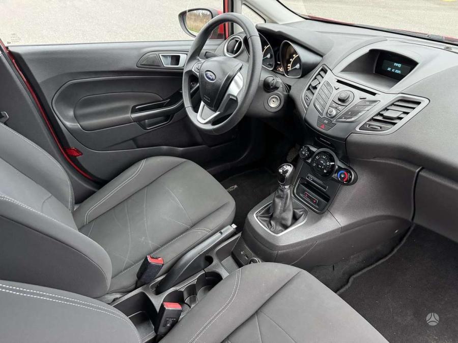 Sarkans Ford Fiesta 2013 Kauņa, ar dzinēja tilpumu 1.00 L un nobraukumu 130 tūkst. km par 3399 €, foto 21 vietnē AUTOMOTO.COM.LV