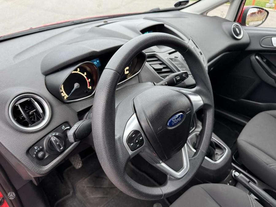 Sarkans Ford Fiesta 2013 Kauņa, ar dzinēja tilpumu 1.00 L un nobraukumu 130 tūkst. km par 3399 €, foto 24 vietnē AUTOMOTO.COM.LV