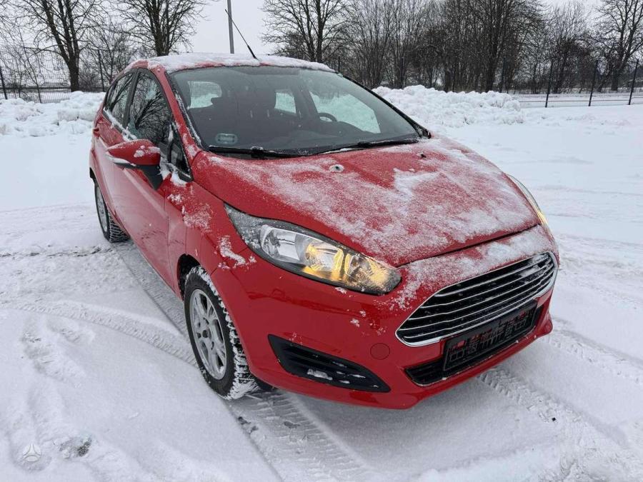 Red Ford Fiesta 2013 in Kaunas, with an engine capacity of 1.00 L and mileage of 130 thousand km for 3399 €, photo 8 on AUTOMOTO.COM.LV