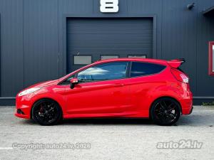 Red Ford Fiesta 2013 in Tallinn, with an engine capacity of 1.60 L and mileage of 258 thousand km for 6200 €, photo 6 on AUTOMOTO.COM.LV