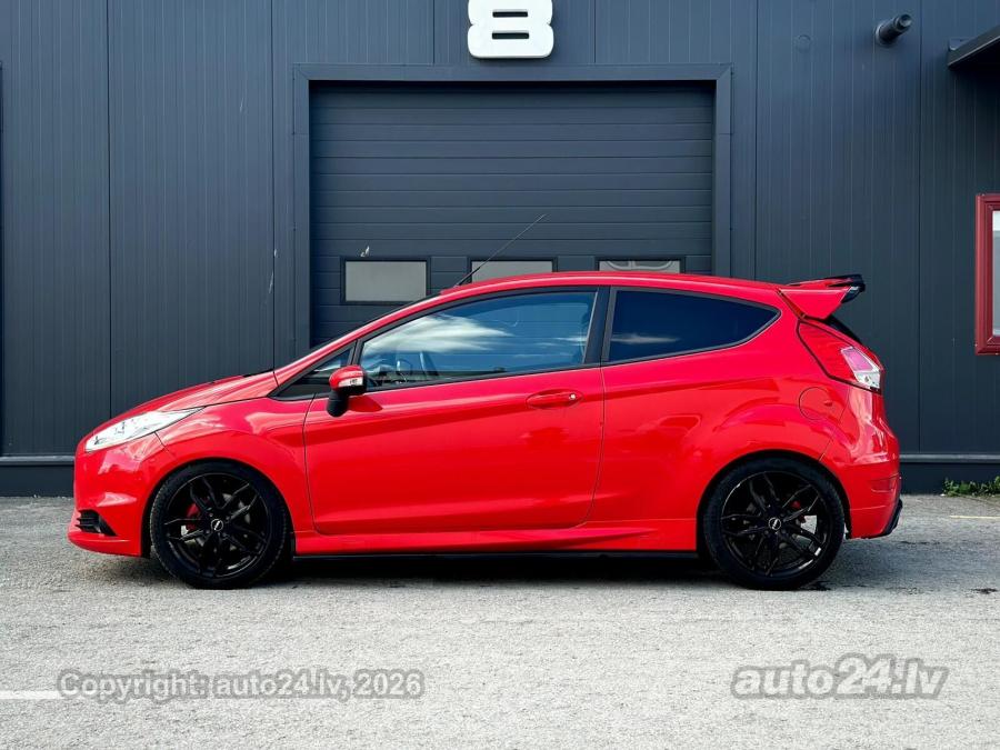 Red Ford Fiesta 2013 in Tallinn, with an engine capacity of 1.60 L and mileage of 258 thousand km for 6200 €, photo 6 on AUTOMOTO.COM.LV