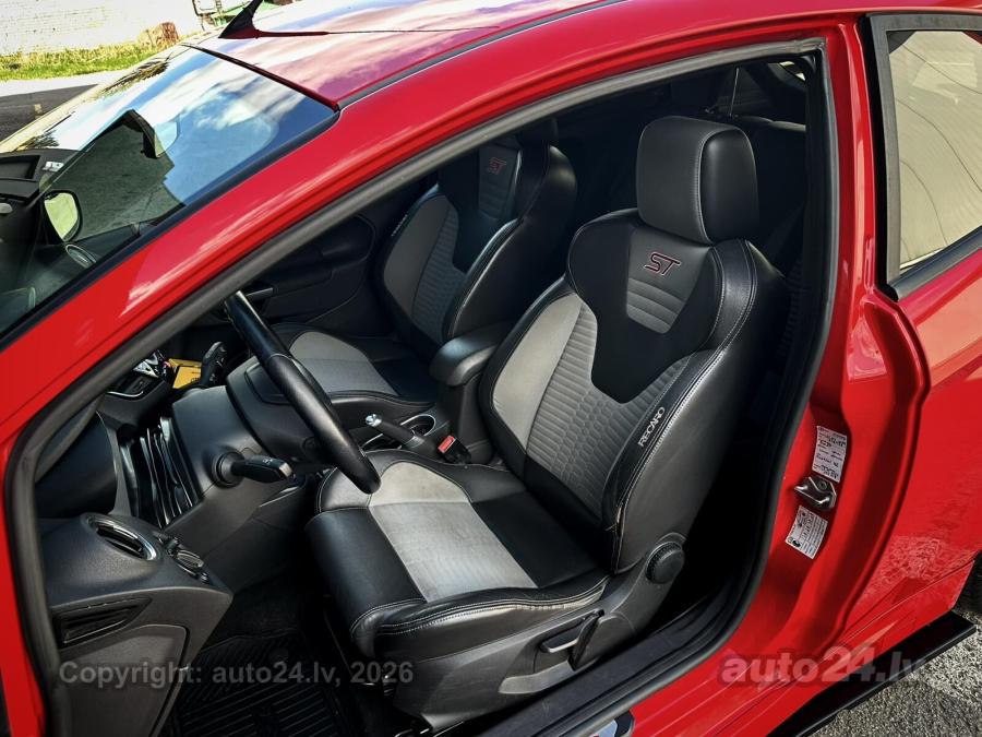 Red Ford Fiesta 2013 in Tallinn, with an engine capacity of 1.60 L and mileage of 258 thousand km for 6200 €, photo 8 on AUTOMOTO.COM.LV