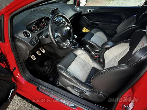 Red Ford Fiesta 2013 in Tallinn, with an engine capacity of 1.60 L and mileage of 258 thousand km for 6200 €, photo 8 on AUTOMOTO.COM.LV