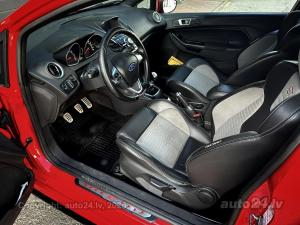Red Ford Fiesta 2013 in Tallinn, with an engine capacity of 1.60 L and mileage of 258 thousand km for 6200 €, photo 9 on AUTOMOTO.COM.LV